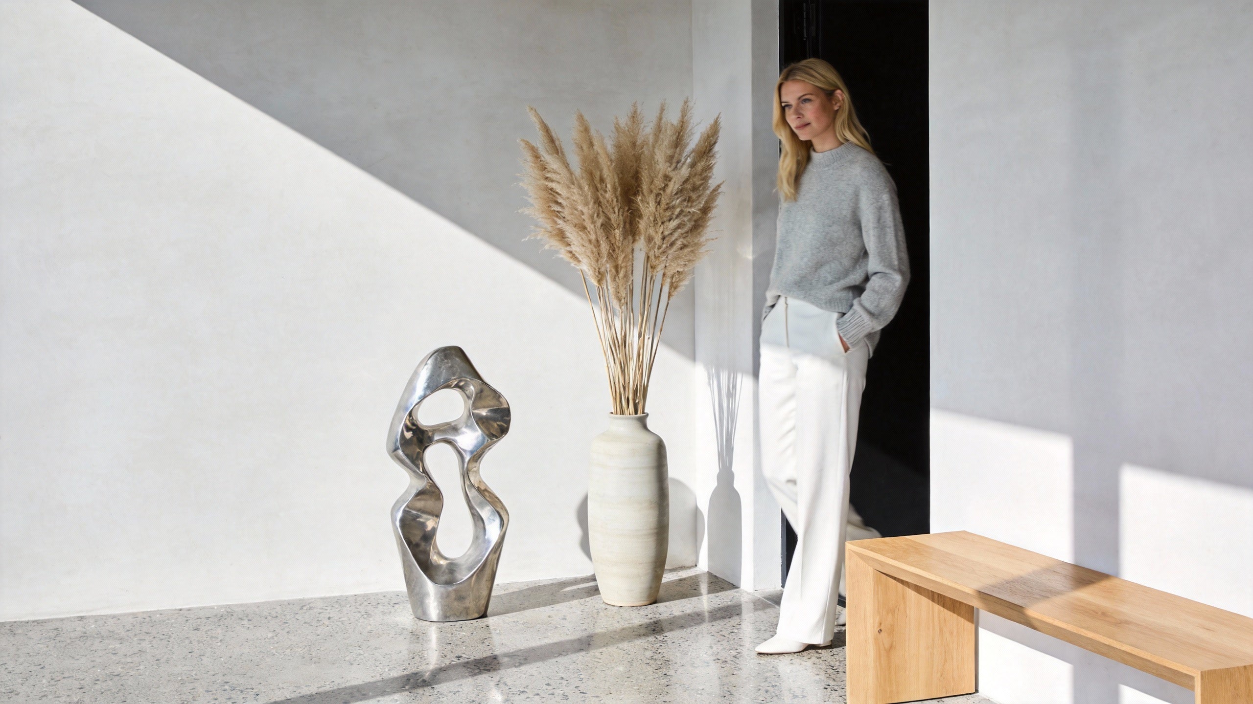 Asymmetrical Glass Inserts: A Modern Entrance Guide – Framewell
